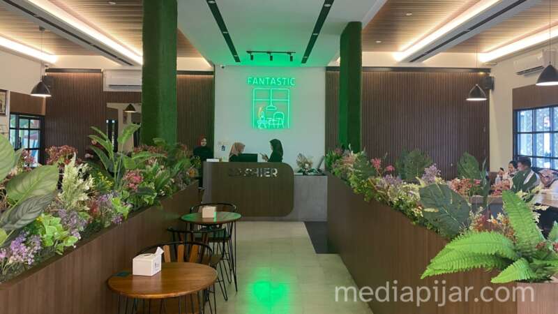 Fantastic Cafe & Eatery, Nongkrong Nyaman dan Ideal untuk Work From ...